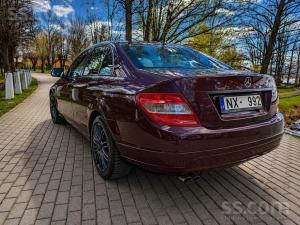 Red Mercedes-Benz C 200 2007 in Ogre, with an engine capacity of 2.20 L and mileage of 289 thousand km for 6000 €, photo 7 on AUTOMOTO.COM.LV