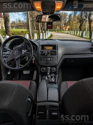 Red Mercedes-Benz C 200 2007 in Ogre, with an engine capacity of 2.20 L and mileage of 289 thousand km for 6000 €, photo 9 on AUTOMOTO.COM.LV