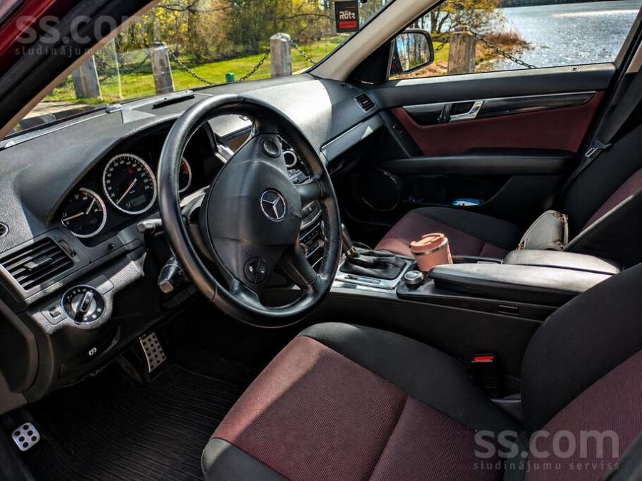 Red Mercedes-Benz C 200 2007 in Ogre, with an engine capacity of 2.20 L and mileage of 289 thousand km for 6000 €, photo 10 on AUTOMOTO.COM.LV