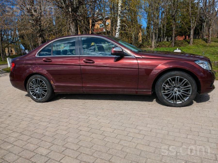 Red Mercedes-Benz C 200 2007 in Ogre, with an engine capacity of 2.20 L and mileage of 289 thousand km for 6000 €, photo 14 on AUTOMOTO.COM.LV