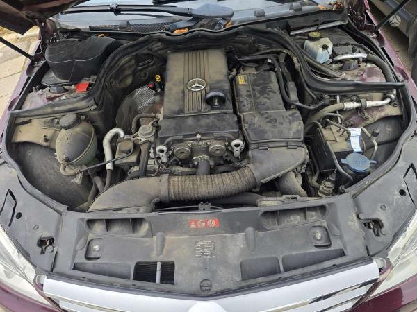 Red Mercedes-Benz C 200 2008 in Vilnius, with an engine capacity of 1.80 L and mileage of 163 thousand km for 1700 €, photo 9 on AUTOMOTO.COM.LV