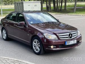 Sarkans Mercedes-Benz C 200 2009 Rīga, ar dzinēja tilpumu 2.20 L un nobraukumu 0 tūkst. km par 4200 €, foto  vietnē AUTOMOTO.COM.LV