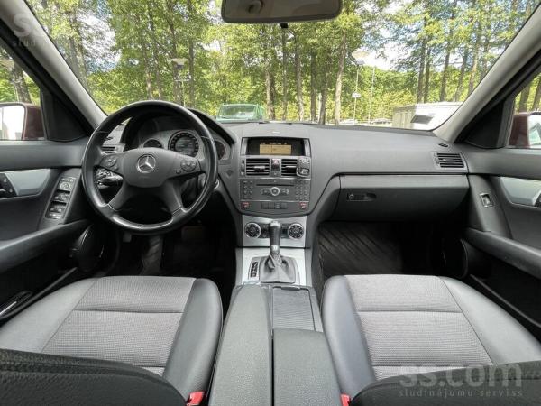 Red Mercedes-Benz C 200 2009 in Riga, with an engine capacity of 2.20 L and mileage of 0 thousand km for 4200 €, photo 8 on AUTOMOTO.COM.LV