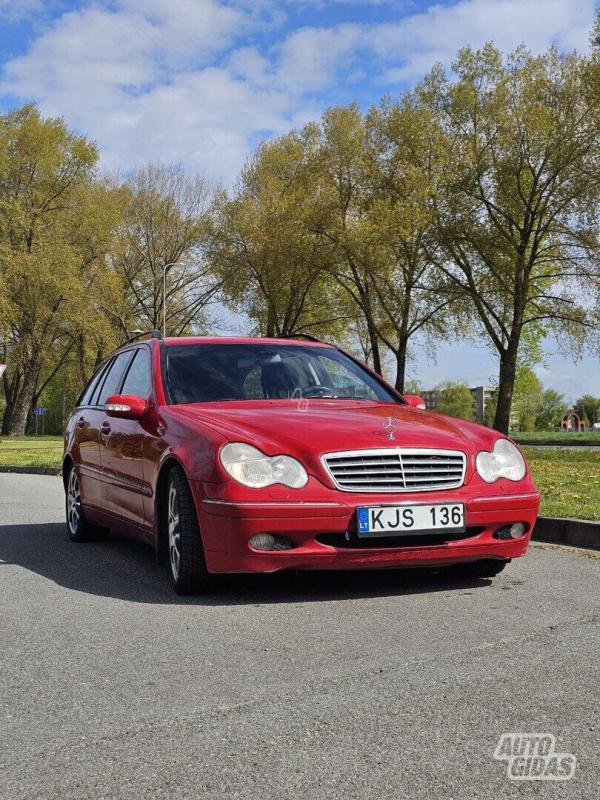 Sarkans Mercedes-Benz C 200 2001 Klaipėda, ar dzinēja tilpumu 1.80 L un nobraukumu 376 tūkst. km par 1200 €, foto 1 vietnē AUTOMOTO.COM.LV