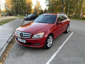 Красный Мерседес Ц 200 2009 в Рига, объемом двигателя 2.20 л и пробегом 359 тыс. км за 3100 €, фото 4 на AUTOMOTO.COM.LV