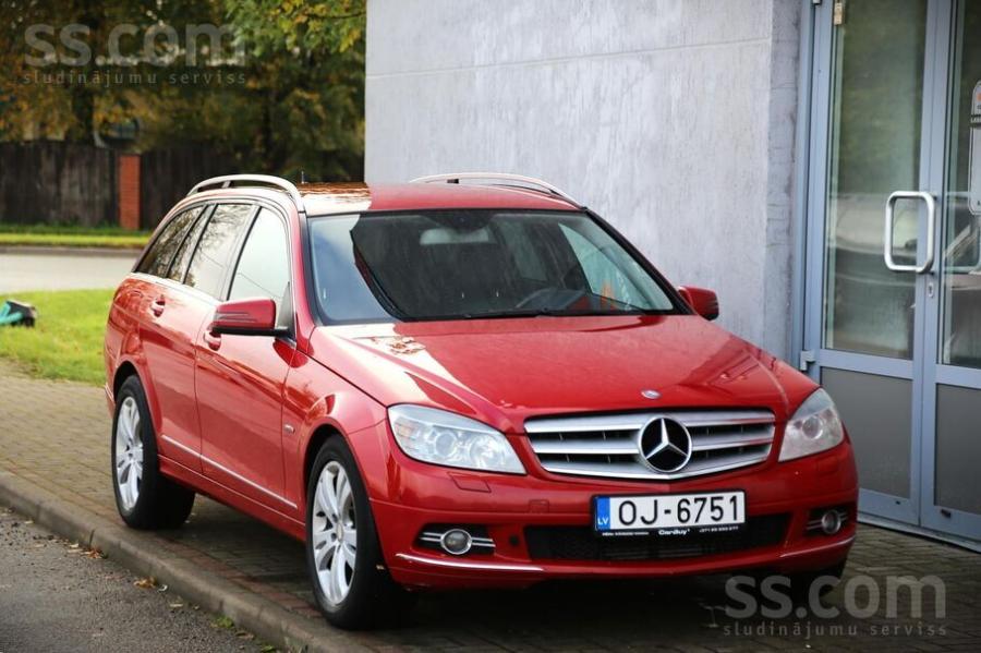 Красный Мерседес Ц 200 2009 в Рига, объемом двигателя 2.20 л и пробегом 359 тыс. км за 4995 €, фото 5 на AUTOMOTO.COM.LV