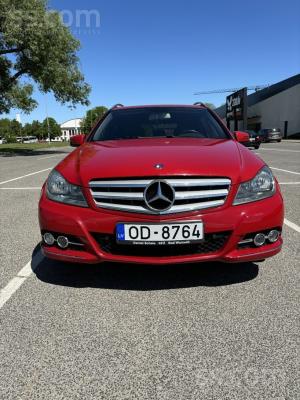 Red Mercedes-Benz C 200 2013 in Riga, with an engine capacity of 2.20 L and mileage of 249 thousand km for 6110 €, photo 7 on AUTOMOTO.COM.LV