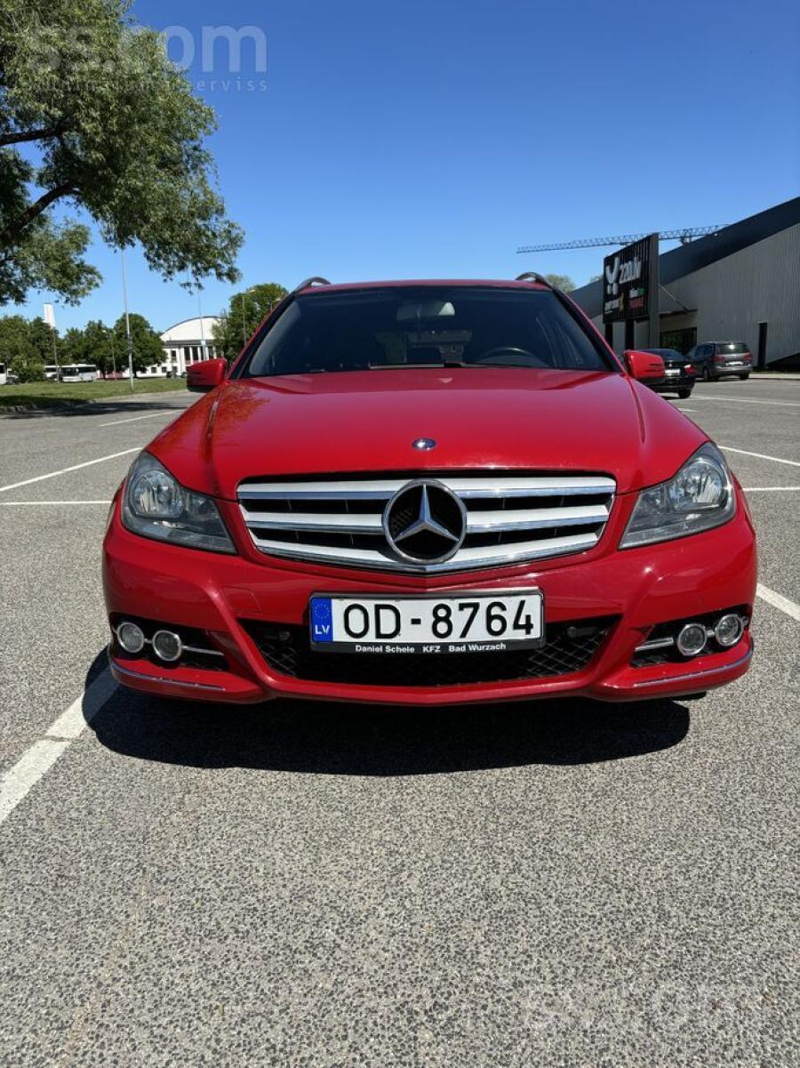 Red Mercedes-Benz C 200 2013 in Riga, with an engine capacity of 2.20 L and mileage of 249 thousand km for 6110 €, photo 7 on AUTOMOTO.COM.LV