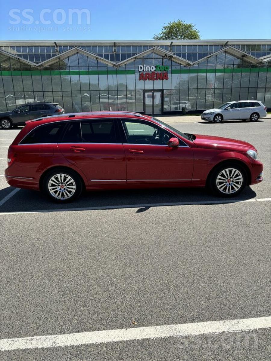 Red Mercedes-Benz C 200 2013 in Riga, with an engine capacity of 2.20 L and mileage of 251 thousand km for 6200 €, photo 8 on AUTOMOTO.COM.LV