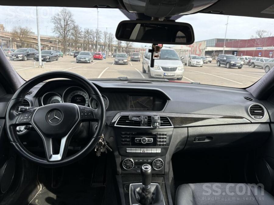 Sarkans Mercedes-Benz C 200 2013 Rīga, ar dzinēja tilpumu 2.20 L un nobraukumu 255 tūkst. km par 6200 €, foto 14 vietnē AUTOMOTO.COM.LV