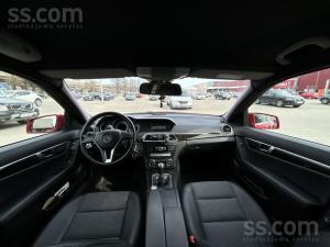 Sarkans Mercedes-Benz C 200 2013 Rīga, ar dzinēja tilpumu 2.20 L un nobraukumu 255 tūkst. km par 6200 €, foto 15 vietnē AUTOMOTO.COM.LV