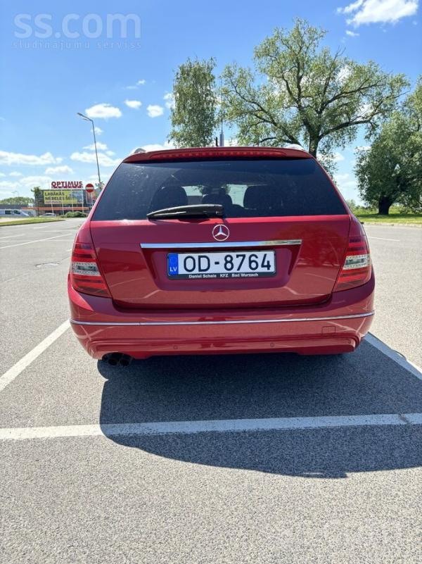Red Mercedes-Benz C 200 2013 in Riga, with an engine capacity of 2.20 L and mileage of 256 thousand km for 5840 €, photo 6 on AUTOMOTO.COM.LV