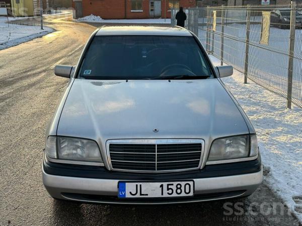 Mercedes-Benz C 200 1996 Rīga, ar dzinēja tilpumu 2.00 L un nobraukumu 245 tūkst. km par 1950 €, foto 2 vietnē AUTOMOTO.COM.LV