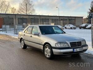 Mercedes-Benz C 200 1996 in Riga, with an engine capacity of 2.00 L and mileage of 245 thousand km for 1950 €, photo 3 on AUTOMOTO.COM.LV