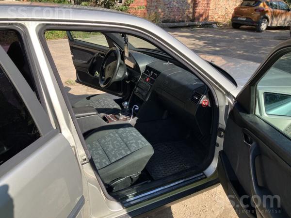 Mercedes-Benz C 200 1996 Rīga, ar dzinēja tilpumu 2.00 L un nobraukumu 245 tūkst. km par 1950 €, foto 8 vietnē AUTOMOTO.COM.LV