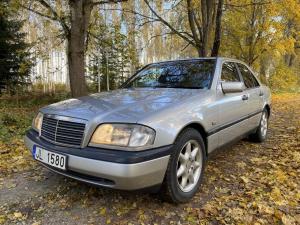 Mercedes-Benz C 200 1996 in Rezekne, with an engine capacity of 2.00 L and mileage of 370 thousand km for 2500 €, photo  on AUTOMOTO.COM.LV