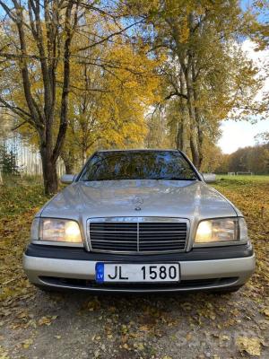 Mercedes-Benz C 200 1996 in Rezekne, with an engine capacity of 2.00 L and mileage of 370 thousand km for 2500 €, photo 2 on AUTOMOTO.COM.LV