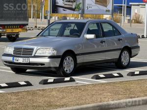 Mercedes-Benz C 200 1996 in Riga, with an engine capacity of 2.00 L and mileage of 165 thousand km for 7800 €, photo  on AUTOMOTO.COM.LV
