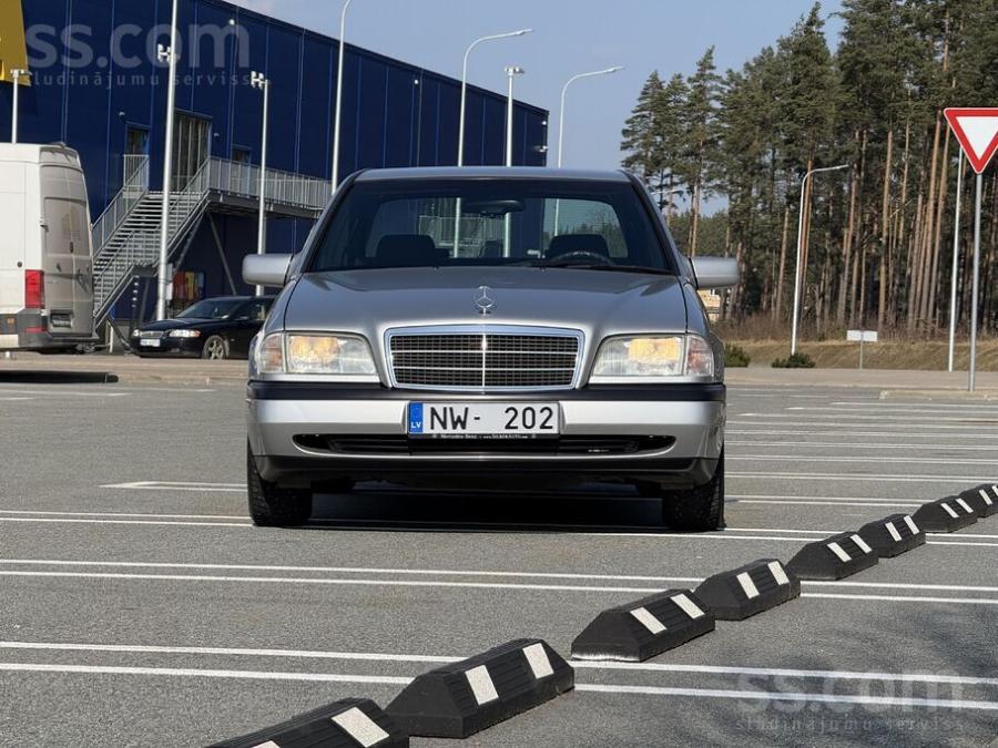 Mercedes-Benz C 200 1996 Rīga, ar dzinēja tilpumu 2.00 L un nobraukumu 165 tūkst. km par 7800 €, foto 3 vietnē AUTOMOTO.COM.LV