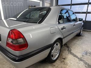 Mercedes-Benz C 200 1996 Rīga, ar dzinēja tilpumu 2.00 L un nobraukumu 165 tūkst. km par 7800 €, foto 5 vietnē AUTOMOTO.COM.LV