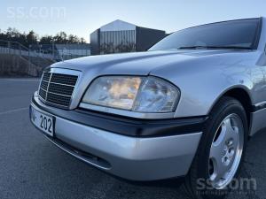 Mercedes-Benz C 200 1996 Rīga, ar dzinēja tilpumu 2.00 L un nobraukumu 165 tūkst. km par 7800 €, foto 7 vietnē AUTOMOTO.COM.LV