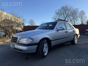 Mercedes-Benz C 200 1996 Rīga, ar dzinēja tilpumu 2.00 L un nobraukumu 165 tūkst. km par 7800 €, foto 8 vietnē AUTOMOTO.COM.LV