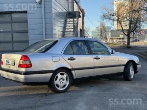 Mercedes-Benz C 200 1996 Rīga, ar dzinēja tilpumu 2.00 L un nobraukumu 165 tūkst. km par 7800 €, foto 10 vietnē AUTOMOTO.COM.LV