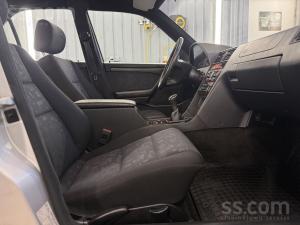 Mercedes-Benz C 200 1996 Rīga, ar dzinēja tilpumu 2.00 L un nobraukumu 165 tūkst. km par 7800 €, foto 14 vietnē AUTOMOTO.COM.LV