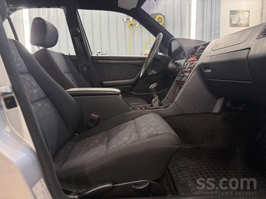 Mercedes-Benz C 200 1996 Rīga, ar dzinēja tilpumu 2.00 L un nobraukumu 165 tūkst. km par 7800 €, foto 14 vietnē AUTOMOTO.COM.LV