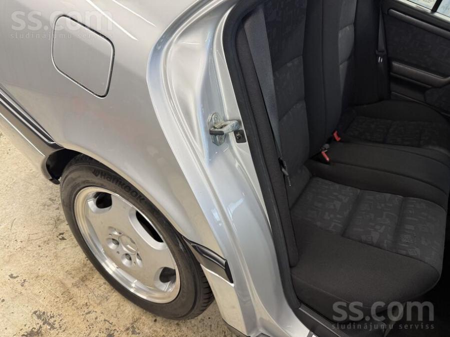 Mercedes-Benz C 200 1996 Rīga, ar dzinēja tilpumu 2.00 L un nobraukumu 165 tūkst. km par 7800 €, foto 22 vietnē AUTOMOTO.COM.LV