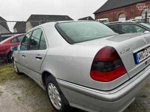 Mercedes-Benz C 200 1998 Marijampole, ar dzinēja tilpumu 2.40 L un nobraukumu 190 tūkst. km par 2999 €, foto 3 vietnē AUTOMOTO.COM.LV