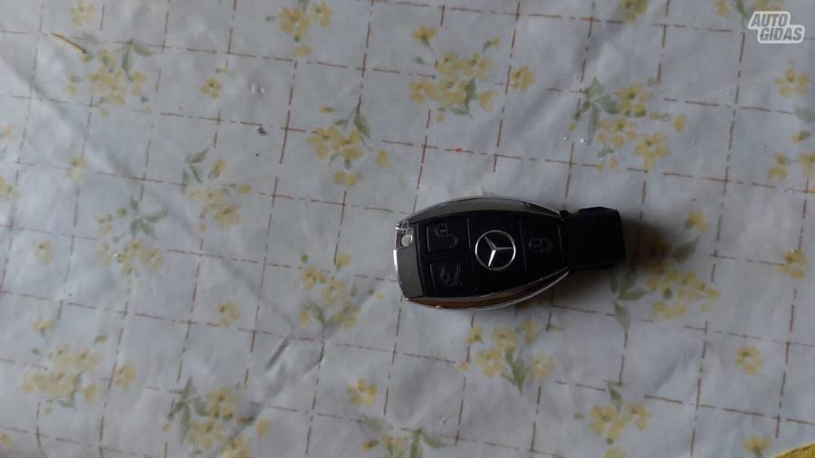Mercedes-Benz C 200 1998 Marijampole, ar dzinēja tilpumu 2.40 L un nobraukumu 190 tūkst. km par 2999 €, foto 10 vietnē AUTOMOTO.COM.LV