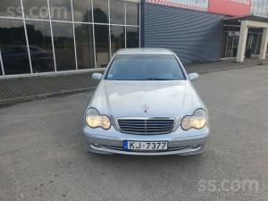 Mercedes-Benz C 200 2002 in Jekabpils, with an engine capacity of 2.00 L and mileage of 269 thousand km for 5490 €, photo 2 on AUTOMOTO.COM.LV