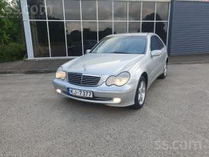 Mercedes-Benz C 200 2002 in Jekabpils, with an engine capacity of 2.00 L and mileage of 269 thousand km for 5490 €, photo 3 on AUTOMOTO.COM.LV