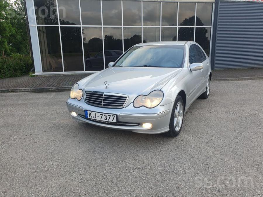 Mercedes-Benz C 200 2002 in Jekabpils, with an engine capacity of 2.00 L and mileage of 269 thousand km for 5490 €, photo 3 on AUTOMOTO.COM.LV