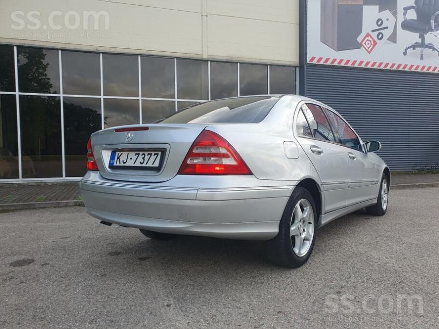 Mercedes-Benz C 200 2002 in Jekabpils, with an engine capacity of 2.00 L and mileage of 269 thousand km for 5490 €, photo 7 on AUTOMOTO.COM.LV