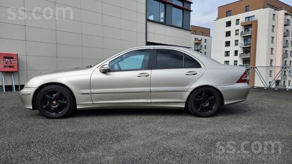 Mercedes-Benz C 200 2002 Rīga, ar dzinēja tilpumu 2.00 L un nobraukumu 231 tūkst. km par 1900 €, foto 1 vietnē AUTOMOTO.COM.LV