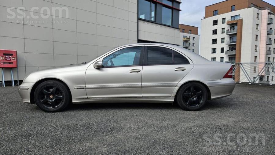 Mercedes-Benz C 200 2002 Rīga, ar dzinēja tilpumu 2.00 L un nobraukumu 231 tūkst. km par 1900 €, foto 1 vietnē AUTOMOTO.COM.LV