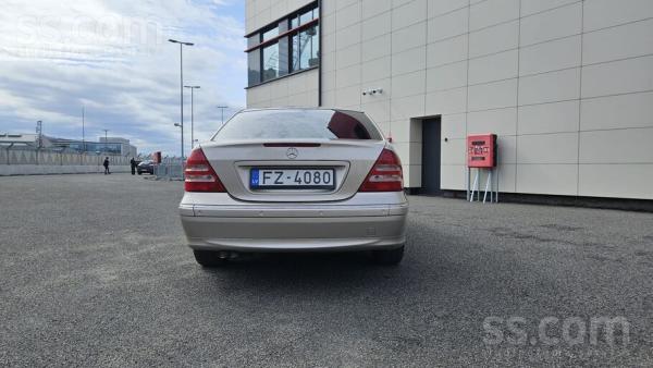 Mercedes-Benz C 200 2002 Rīga, ar dzinēja tilpumu 2.00 L un nobraukumu 231 tūkst. km par 1900 €, foto 5 vietnē AUTOMOTO.COM.LV