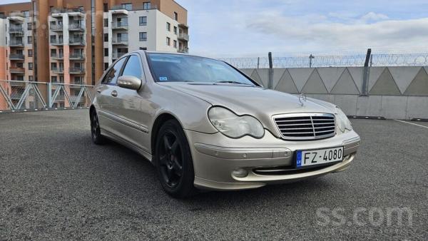 Mercedes-Benz C 200 2002 Rīga, ar dzinēja tilpumu 2.00 L un nobraukumu 231 tūkst. km par 1900 €, foto 7 vietnē AUTOMOTO.COM.LV