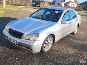 Mercedes-Benz C 200 2002 in Radviliskis, with an engine capacity of 2.10 L and mileage of 365 thousand km for 1000 €, photo 2 on AUTOMOTO.COM.LV
