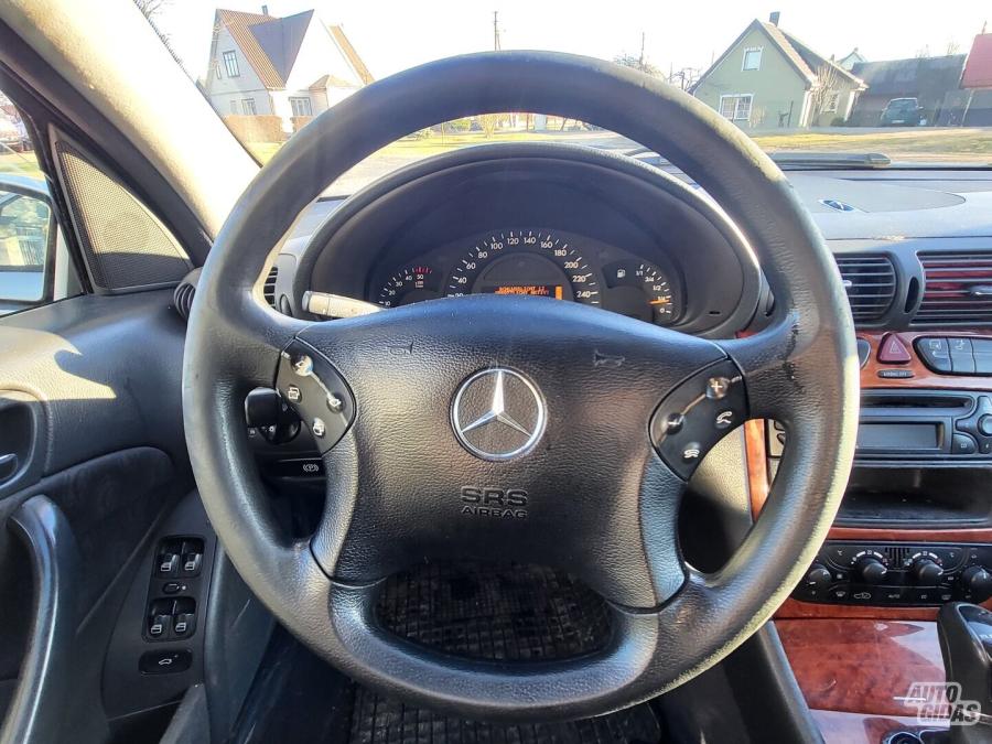 Mercedes-Benz C 200 2002 in Radviliskis, with an engine capacity of 2.10 L and mileage of 365 thousand km for 1000 €, photo 11 on AUTOMOTO.COM.LV