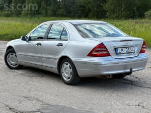Mercedes-Benz C 200 2003 in Jelgava, with an engine capacity of 2.20 L and mileage of 380 thousand km for 1350 €, photo 6 on AUTOMOTO.COM.LV