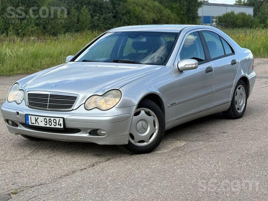 Mercedes-Benz C 200 2003 in Jelgava, with an engine capacity of 2.20 L and mileage of 380 thousand km for 1350 €, photo 17 on AUTOMOTO.COM.LV