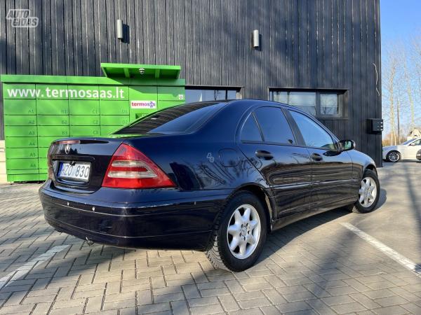 Mercedes-Benz C 200 2003 Kauņa, ar dzinēja tilpumu 2.10 L un nobraukumu 300 tūkst. km par 1299 €, foto 3 vietnē AUTOMOTO.COM.LV