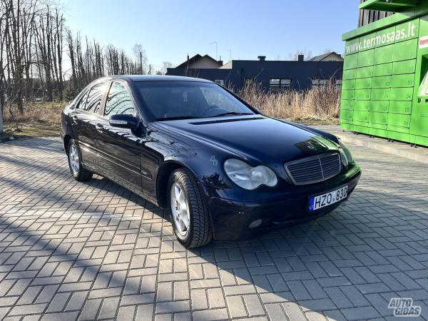 Mercedes-Benz C 200 2003 Kauņa, ar dzinēja tilpumu 2.10 L un nobraukumu 300 tūkst. km par 1299 €, foto 4 vietnē AUTOMOTO.COM.LV