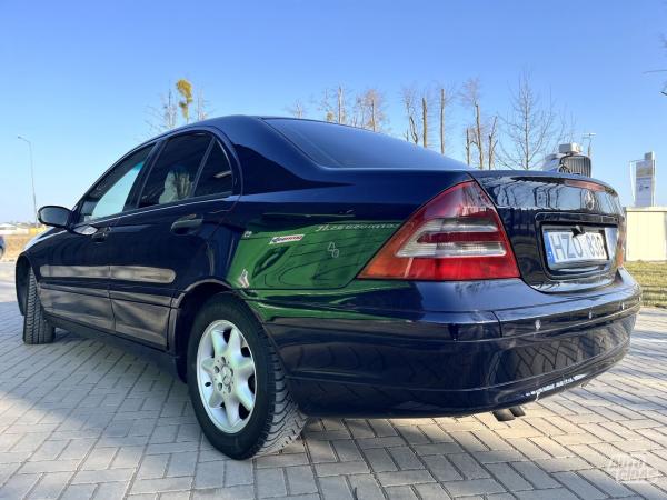 Mercedes-Benz C 200 2003 Kauņa, ar dzinēja tilpumu 2.10 L un nobraukumu 300 tūkst. km par 1299 €, foto 5 vietnē AUTOMOTO.COM.LV