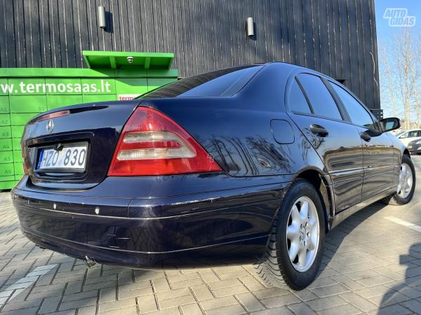 Mercedes-Benz C 200 2003 Kauņa, ar dzinēja tilpumu 2.10 L un nobraukumu 300 tūkst. km par 1299 €, foto 7 vietnē AUTOMOTO.COM.LV