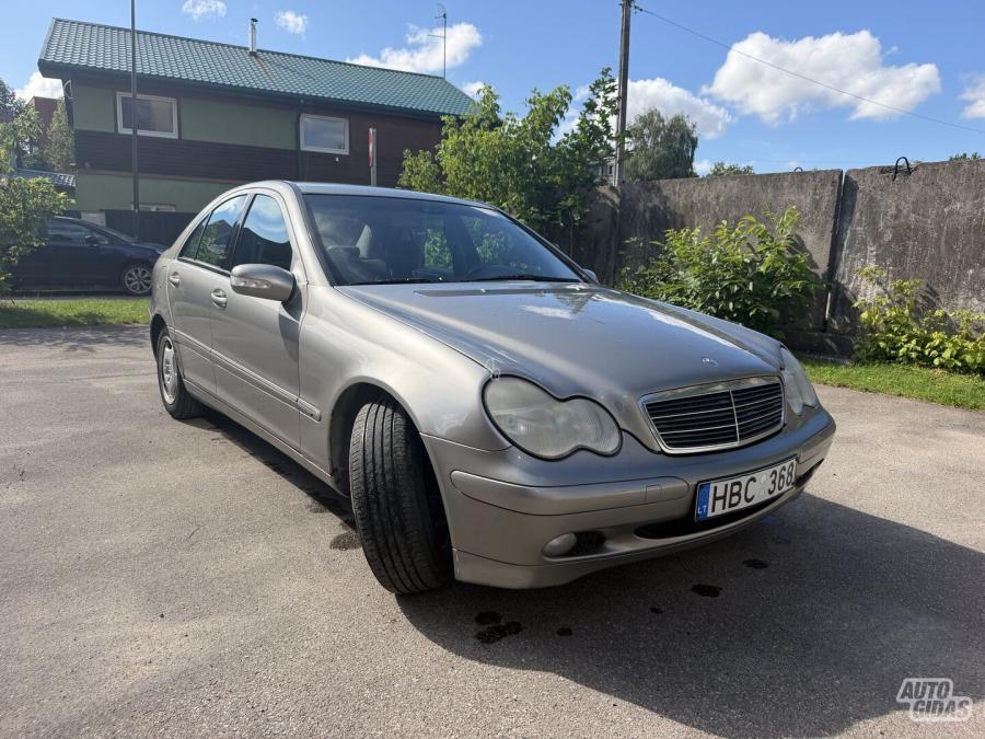 Mercedes-Benz C 200 2003 Kauņa, ar dzinēja tilpumu 2.00 L un nobraukumu 188 tūkst. km par 950 €, foto 8 vietnē AUTOMOTO.COM.LV
