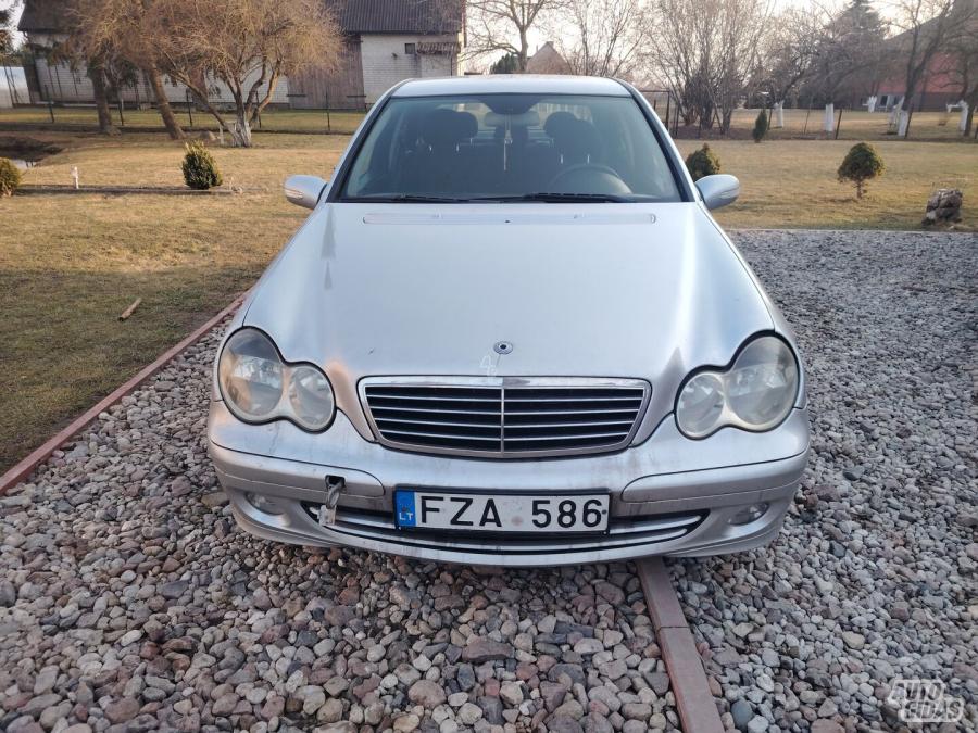Mercedes-Benz C 200 2004 Marijampole, ar dzinēja tilpumu 2.20 L un nobraukumu 1 tūkst. km par 700 €, foto 2 vietnē AUTOMOTO.COM.LV